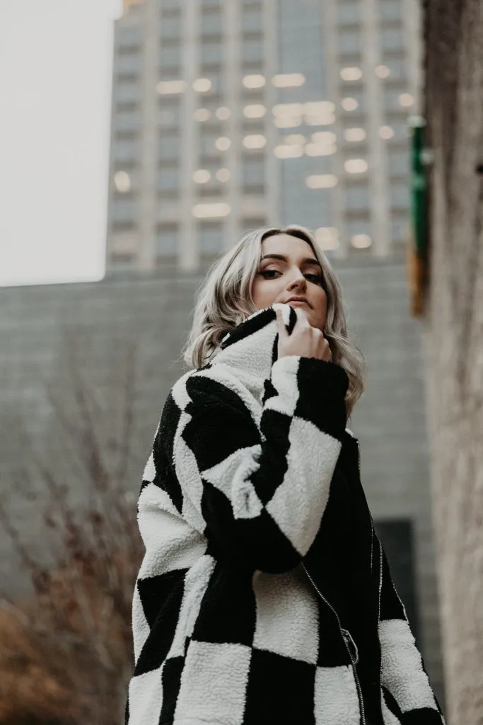 EP: Grace Graber – Conversations – Home